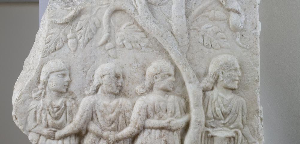 Storie di orsi, di grotte e di danze millenarie | Angera Turismo